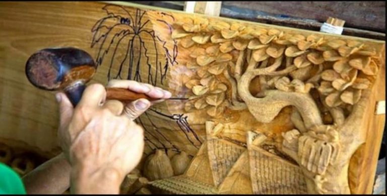 √ Pengertian Seni Ukir {Jenis, Fungsi, Teknik, Motif Seni Ukir }